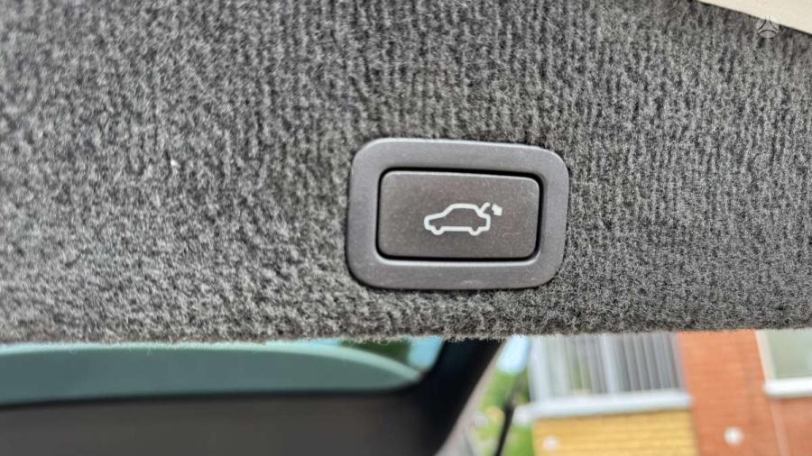 Grey Volvo XC60 2011 in Klaipeda, with an engine capacity of 3.19 L and mileage of 212 thousand km for 8990 €, photo 11 on AUTOMOTO.COM.LV