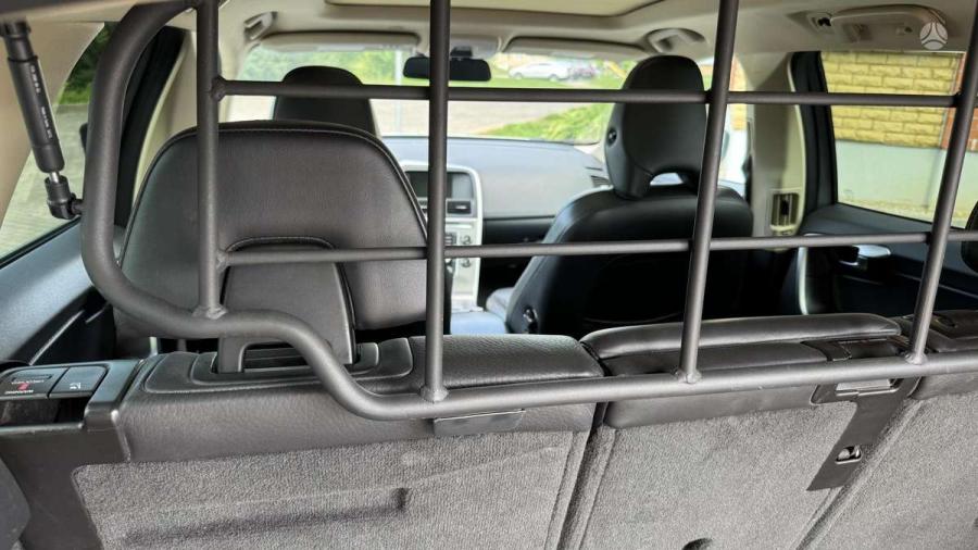 Grey Volvo XC60 2011 in Klaipeda, with an engine capacity of 3.19 L and mileage of 212 thousand km for 8990 €, photo 14 on AUTOMOTO.COM.LV