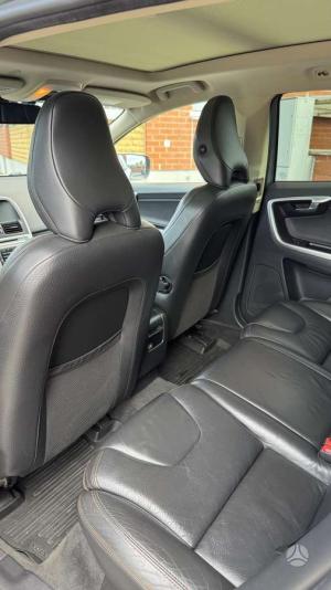 Grey Volvo XC60 2011 in Klaipeda, with an engine capacity of 3.19 L and mileage of 212 thousand km for 8990 €, photo 17 on AUTOMOTO.COM.LV