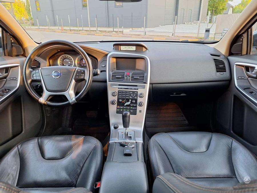 Grey Volvo XC60 2011 in Vilkaviskis, with an engine capacity of 2.40 L and mileage of 317 thousand km for 7300 €, photo 14 on AUTOMOTO.COM.LV