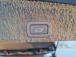 Grey Volvo XC60 2011 in Vilkaviskis, with an engine capacity of 2.40 L and mileage of 317 thousand km for 7300 €, photo 19 on AUTOMOTO.COM.LV