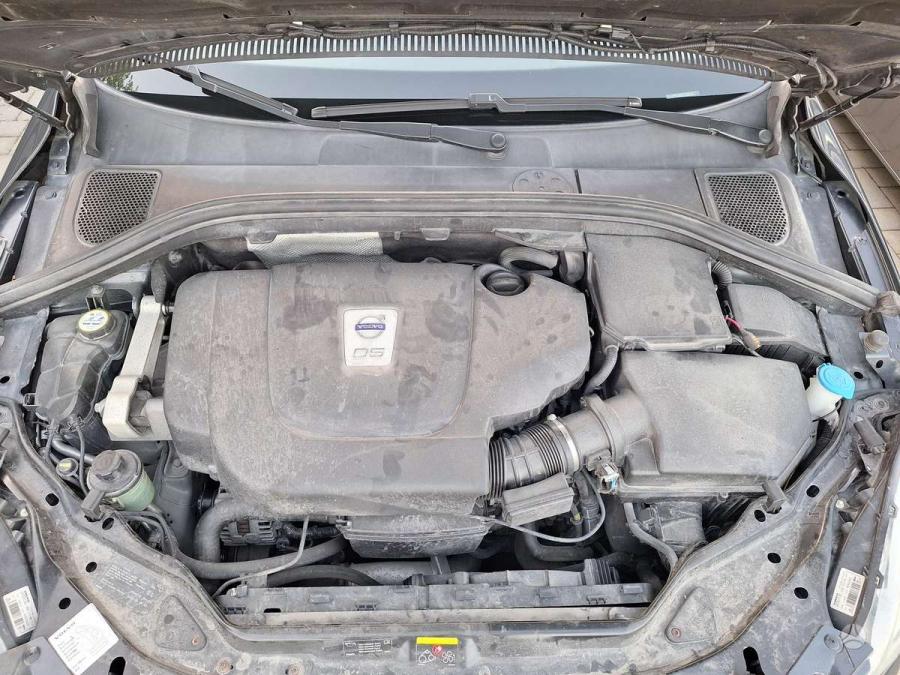 Grey Volvo XC60 2011 in Vilkaviskis, with an engine capacity of 2.40 L and mileage of 317 thousand km for 7300 €, photo 24 on AUTOMOTO.COM.LV