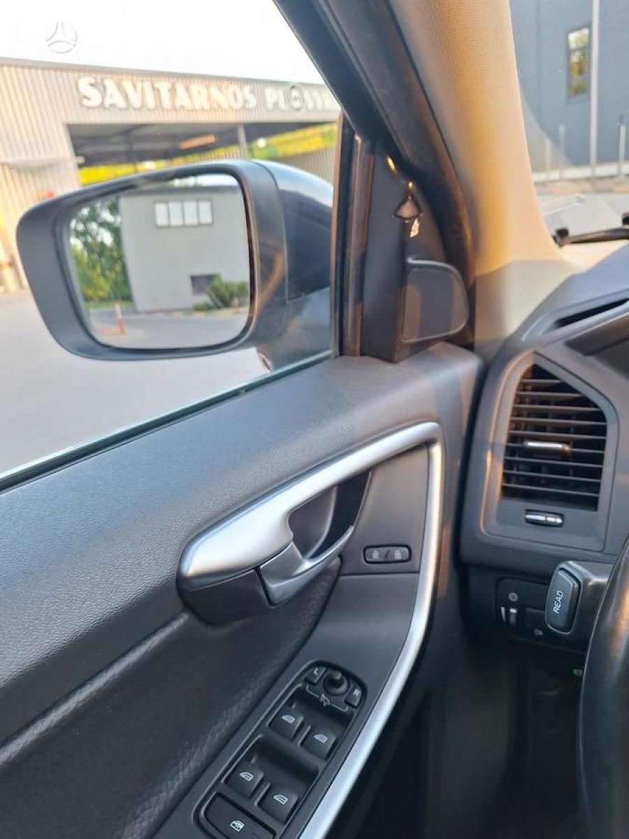 Grey Volvo XC60 2011 in Vilkaviskis, with an engine capacity of 2.40 L and mileage of 317 thousand km for 7300 €, photo 27 on AUTOMOTO.COM.LV