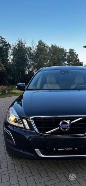 Grey Volvo XC60 2011 in Utena, with an engine capacity of 2.40 L and mileage of 320 thousand km for 8250 €, photo 9 on AUTOMOTO.COM.LV