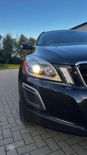 Grey Volvo XC60 2011 in Utena, with an engine capacity of 2.40 L and mileage of 320 thousand km for 8250 €, photo 28 on AUTOMOTO.COM.LV