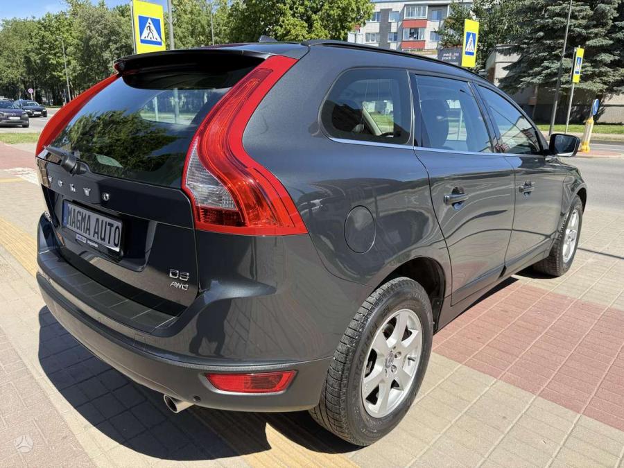 Grey Volvo XC60 2011 in Marijampole, with an engine capacity of 2.40 L and mileage of 220 thousand km for 9999 €, photo 7 on AUTOMOTO.COM.LV