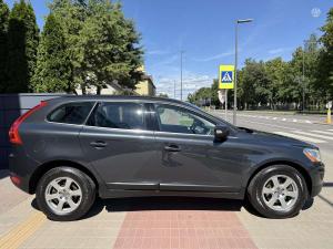 Grey Volvo XC60 2011 in Marijampole, with an engine capacity of 2.40 L and mileage of 220 thousand km for 9999 €, photo 10 on AUTOMOTO.COM.LV