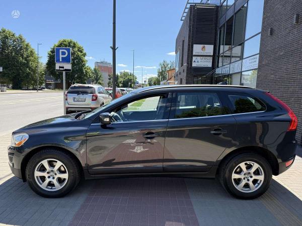 Grey Volvo XC60 2011 in Marijampole, with an engine capacity of 2.40 L and mileage of 220 thousand km for 9999 €, photo 10 on AUTOMOTO.COM.LV