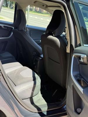 Grey Volvo XC60 2011 in Marijampole, with an engine capacity of 2.40 L and mileage of 220 thousand km for 9999 €, photo 18 on AUTOMOTO.COM.LV