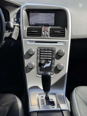 Grey Volvo XC60 2011 in Marijampole, with an engine capacity of 2.40 L and mileage of 220 thousand km for 9999 €, photo 22 on AUTOMOTO.COM.LV