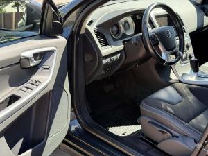 Grey Volvo XC60 2011 in Marijampole, with an engine capacity of 2.40 L and mileage of 220 thousand km for 9999 €, photo 23 on AUTOMOTO.COM.LV