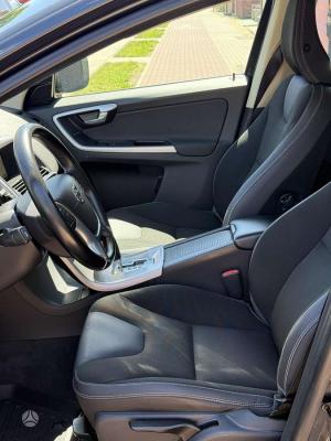 Grey Volvo XC60 2011 in Marijampole, with an engine capacity of 2.40 L and mileage of 220 thousand km for 9999 €, photo 25 on AUTOMOTO.COM.LV