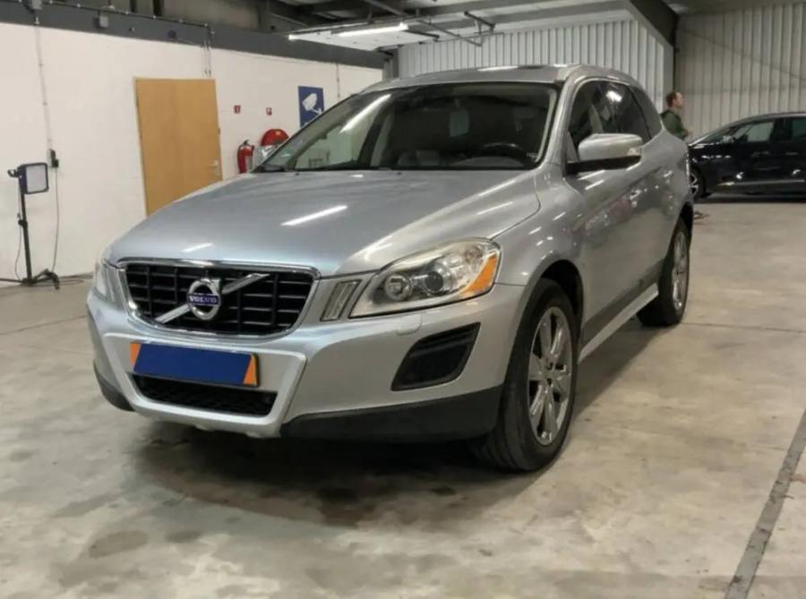 Pelēks Volvo XC60 2011 Jūrmala, ar dzinēja tilpumu 2.00 L un nobraukumu 212 tūkst. km par 10450 €, foto 1 vietnē AUTOMOTO.COM.LV