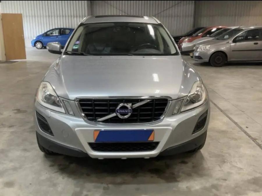 Pelēks Volvo XC60 2011 Jūrmala, ar dzinēja tilpumu 2.00 L un nobraukumu 212 tūkst. km par 10450 €, foto 5 vietnē AUTOMOTO.COM.LV