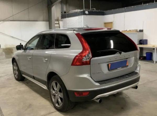 Grey Volvo XC60 2011 in Jurmala, with an engine capacity of 2.00 L and mileage of 212 thousand km for 10450 €, photo 7 on AUTOMOTO.COM.LV