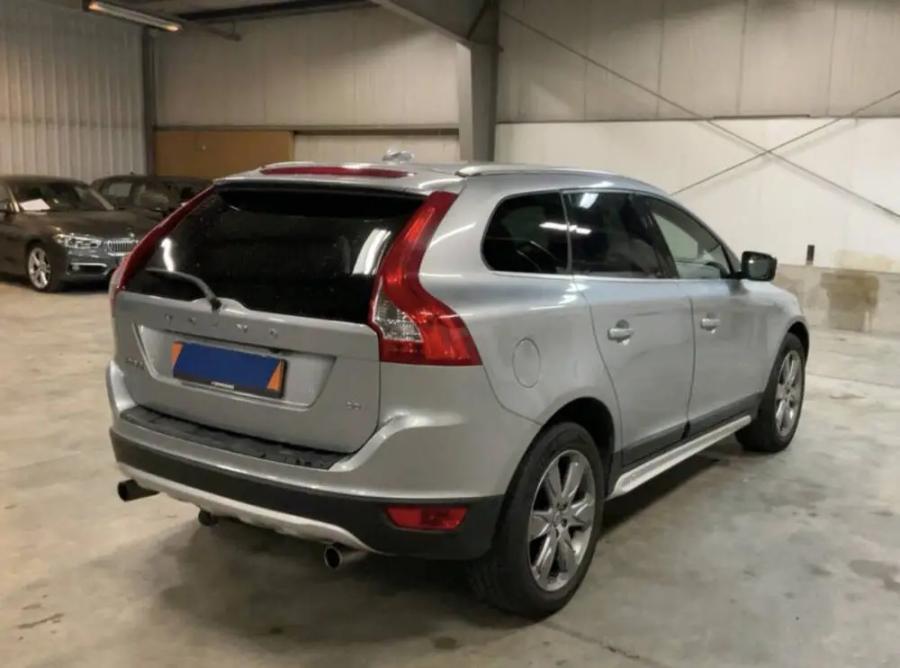 Pelēks Volvo XC60 2011 Jūrmala, ar dzinēja tilpumu 2.00 L un nobraukumu 212 tūkst. km par 10450 €, foto 9 vietnē AUTOMOTO.COM.LV