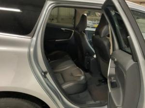 Pelēks Volvo XC60 2011 Jūrmala, ar dzinēja tilpumu 2.00 L un nobraukumu 212 tūkst. km par 10450 €, foto 15 vietnē AUTOMOTO.COM.LV