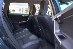 Grey Volvo XC60 2011 in Grobiņa, with an engine capacity of 2.40 L and mileage of 243 thousand km for 10700 €, photo 15 on AUTOMOTO.COM.LV