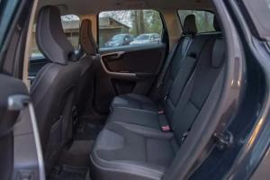 Grey Volvo XC60 2011 in Grobiņa, with an engine capacity of 2.40 L and mileage of 243 thousand km for 10700 €, photo 17 on AUTOMOTO.COM.LV