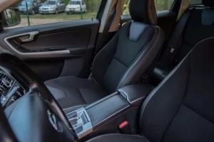 Grey Volvo XC60 2011 in Grobiņa, with an engine capacity of 2.40 L and mileage of 243 thousand km for 10700 €, photo 19 on AUTOMOTO.COM.LV