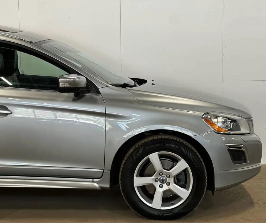 Pelēks Volvo XC60 2011 Jūrmala, ar dzinēja tilpumu 2.40 L un nobraukumu 322 tūkst. km par 10995 €, foto 22 vietnē AUTOMOTO.COM.LV