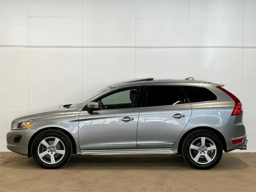 Pelēks Volvo XC60 2011 Jūrmala, ar dzinēja tilpumu 2.40 L un nobraukumu 322 tūkst. km par 10995 €, foto 23 vietnē AUTOMOTO.COM.LV