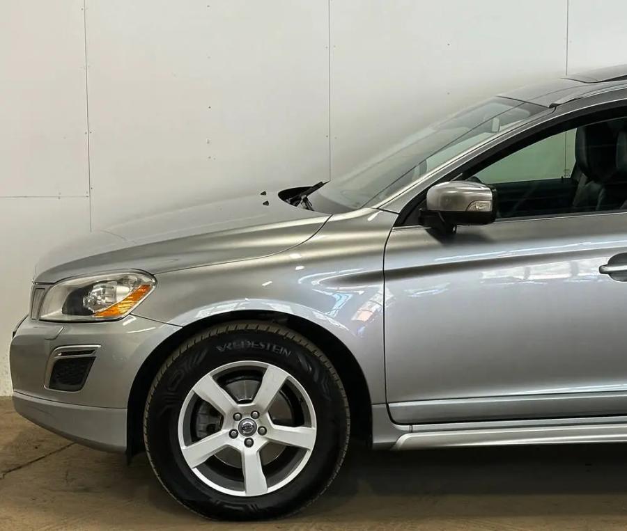 Pelēks Volvo XC60 2011 Jūrmala, ar dzinēja tilpumu 2.40 L un nobraukumu 322 tūkst. km par 10995 €, foto 24 vietnē AUTOMOTO.COM.LV