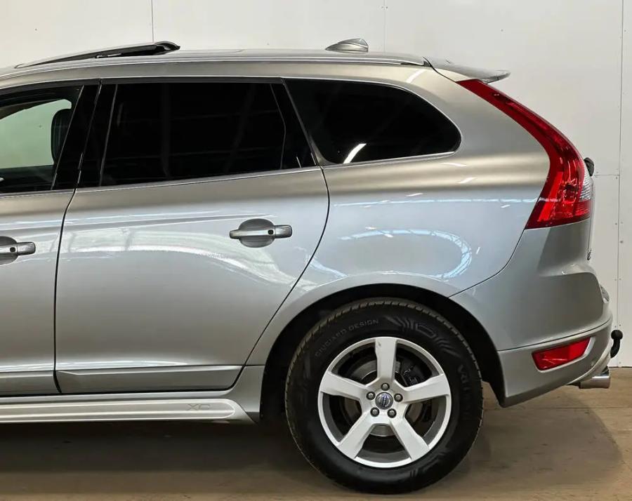 Pelēks Volvo XC60 2011 Jūrmala, ar dzinēja tilpumu 2.40 L un nobraukumu 322 tūkst. km par 10995 €, foto 25 vietnē AUTOMOTO.COM.LV
