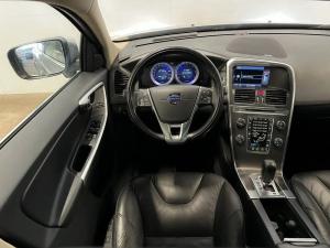 Pelēks Volvo XC60 2011 Jūrmala, ar dzinēja tilpumu 2.40 L un nobraukumu 322 tūkst. km par 10995 €, foto 29 vietnē AUTOMOTO.COM.LV