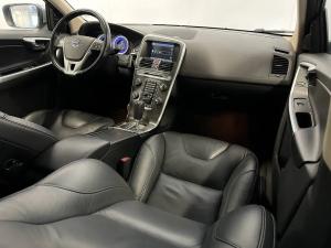 Pelēks Volvo XC60 2011 Jūrmala, ar dzinēja tilpumu 2.40 L un nobraukumu 322 tūkst. km par 10995 €, foto 30 vietnē AUTOMOTO.COM.LV