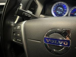 Pelēks Volvo XC60 2011 Jūrmala, ar dzinēja tilpumu 2.40 L un nobraukumu 322 tūkst. km par 10995 €, foto 40 vietnē AUTOMOTO.COM.LV
