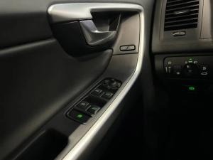 Pelēks Volvo XC60 2011 Jūrmala, ar dzinēja tilpumu 2.40 L un nobraukumu 322 tūkst. km par 10995 €, foto 48 vietnē AUTOMOTO.COM.LV