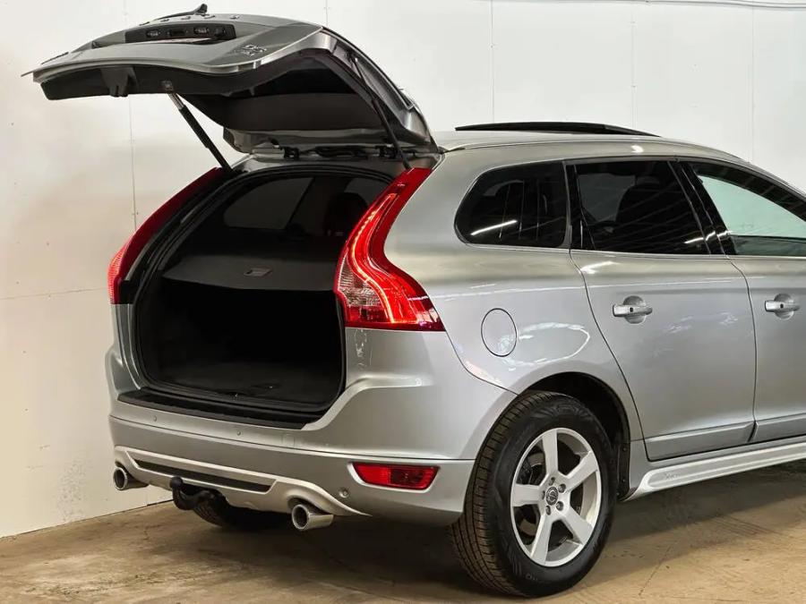 Pelēks Volvo XC60 2011 Jūrmala, ar dzinēja tilpumu 2.40 L un nobraukumu 322 tūkst. km par 10995 €, foto 55 vietnē AUTOMOTO.COM.LV