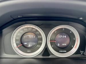 Серый Вольво ХС60 2011 в Резекне, объемом двигателя 2.40 л и пробегом 180 тыс. км за 9500 €, фото 12 на AUTOMOTO.COM.LV