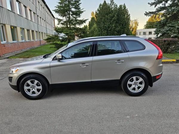 Pelēks Volvo XC60 2011 Jēkabpils, ar dzinēja tilpumu 2.00 L un nobraukumu 311 tūkst. km par 7000 €, foto 10 vietnē AUTOMOTO.COM.LV
