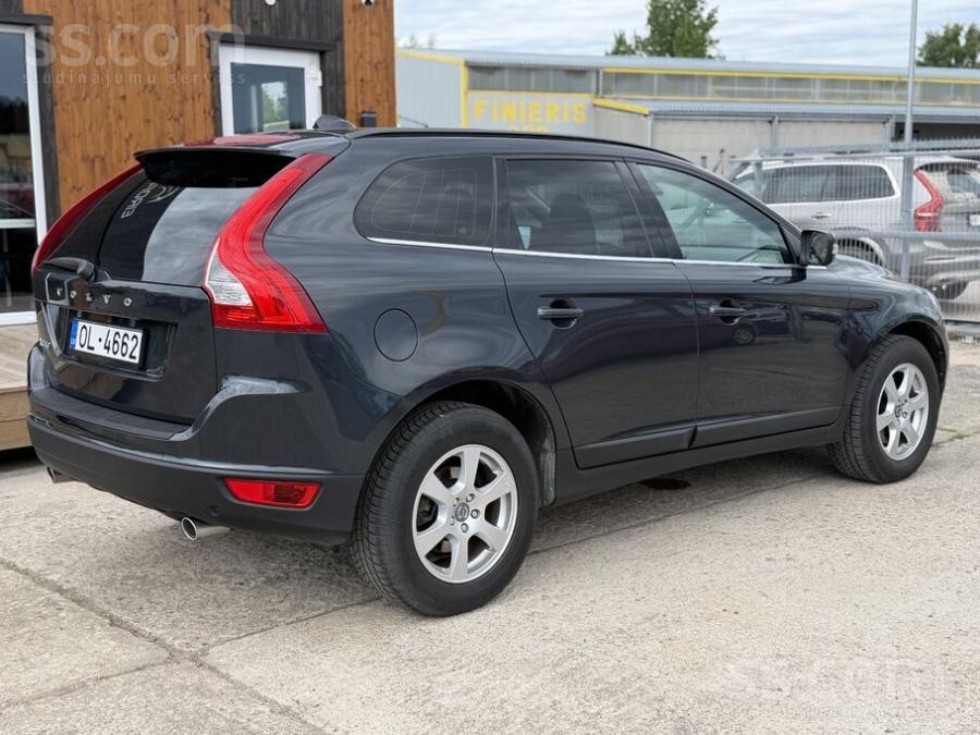 Grey Volvo XC60 2011 in Riga, with an engine capacity of 2.40 L and mileage of 255 thousand km for 10450 €, photo 18 on AUTOMOTO.COM.LV