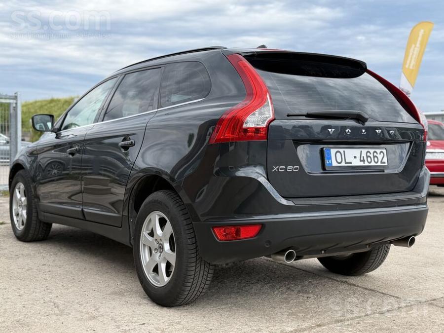 Grey Volvo XC60 2011 in Riga, with an engine capacity of 2.40 L and mileage of 255 thousand km for 10450 €, photo 19 on AUTOMOTO.COM.LV