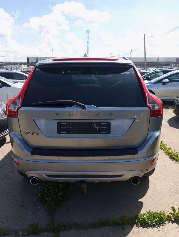 Grey Volvo XC60 2011 in Kaunas, with an engine capacity of 1.98 L and mileage of 280 thousand km for 7400 €, photo 7 on AUTOMOTO.COM.LV