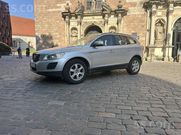 Grey Volvo XC60 2011 in Riga, with an engine capacity of 2.40 L and mileage of 319 thousand km for 5500 €, photo 4 on AUTOMOTO.COM.LV