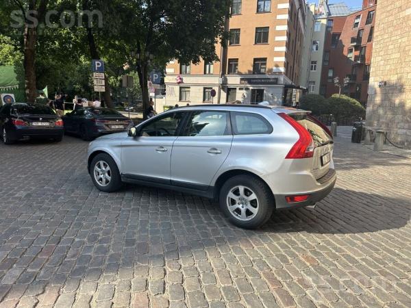 Grey Volvo XC60 2011 in Riga, with an engine capacity of 2.40 L and mileage of 319 thousand km for 5500 €, photo 5 on AUTOMOTO.COM.LV