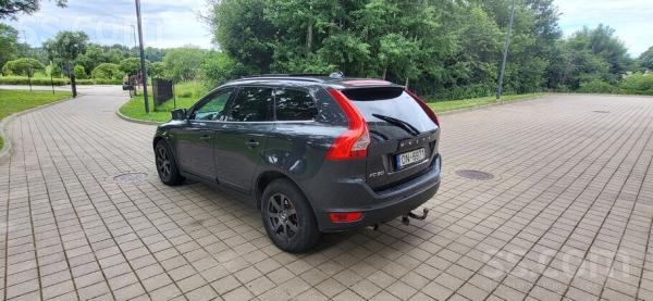 Grey Volvo XC60 2011 in Tukums, with an engine capacity of 2.00 L and mileage of 402 thousand km for 4990 €, photo 4 on AUTOMOTO.COM.LV