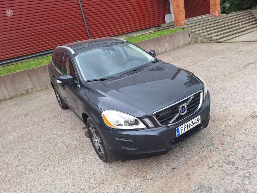 Grey Volvo XC60 2011 in Marijampole, with an engine capacity of 2.40 L and mileage of 317 thousand km for 7200 €, photo 8 on AUTOMOTO.COM.LV