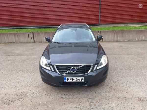 Grey Volvo XC60 2011 in Marijampole, with an engine capacity of 2.40 L and mileage of 317 thousand km for 7200 €, photo 8 on AUTOMOTO.COM.LV