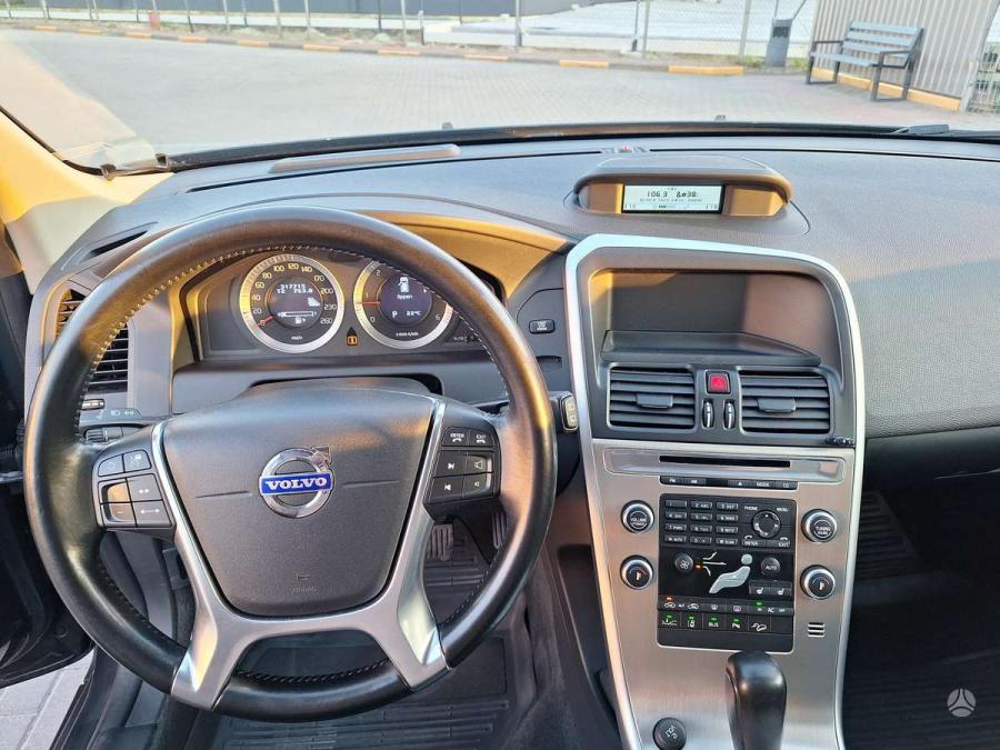 Grey Volvo XC60 2011 in Marijampole, with an engine capacity of 2.40 L and mileage of 317 thousand km for 7200 €, photo 20 on AUTOMOTO.COM.LV