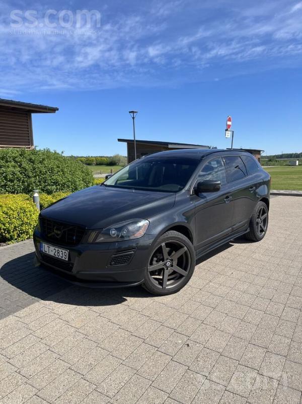Pelēks Volvo XC60 2011 Rīga, ar dzinēja tilpumu 2.40 L un nobraukumu 0 tūkst. km par 8950 €, foto 1 vietnē AUTOMOTO.COM.LV