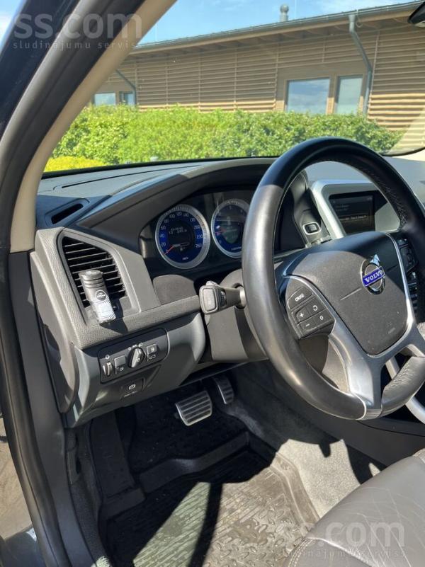 Pelēks Volvo XC60 2011 Rīga, ar dzinēja tilpumu 2.40 L un nobraukumu 0 tūkst. km par 8950 €, foto 9 vietnē AUTOMOTO.COM.LV