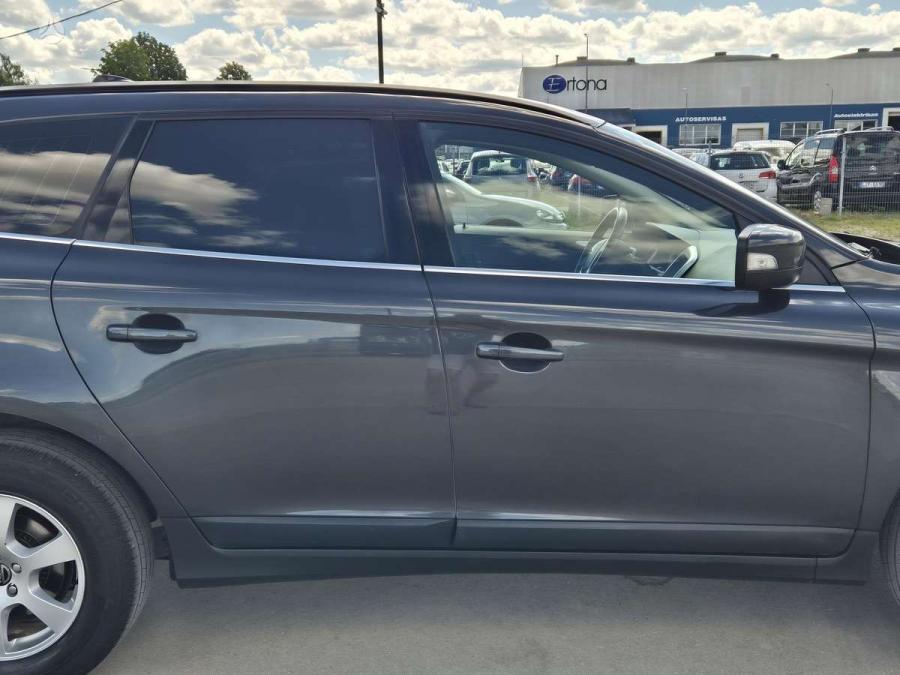 Pelēks Volvo XC60 2011 Šauļi, ar dzinēja tilpumu 1.98 L un nobraukumu 238 tūkst. km par 8350 €, foto 5 vietnē AUTOMOTO.COM.LV