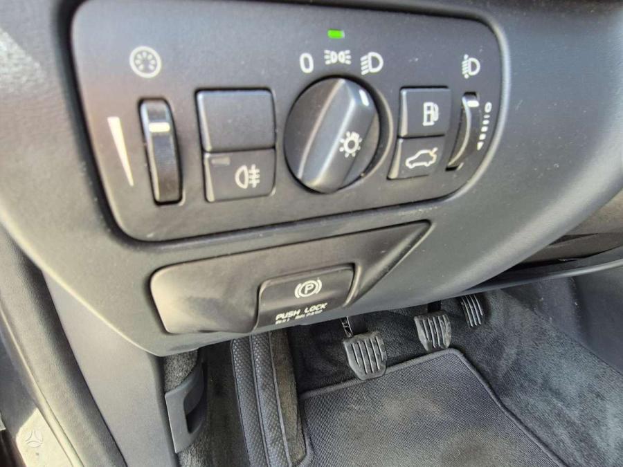 Pelēks Volvo XC60 2011 Šauļi, ar dzinēja tilpumu 1.98 L un nobraukumu 238 tūkst. km par 8350 €, foto 20 vietnē AUTOMOTO.COM.LV