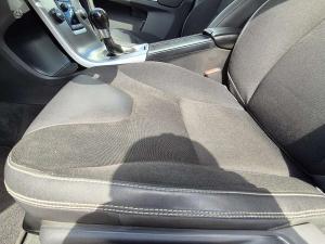 Pelēks Volvo XC60 2011 Šauļi, ar dzinēja tilpumu 1.98 L un nobraukumu 238 tūkst. km par 8350 €, foto 24 vietnē AUTOMOTO.COM.LV