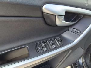 Pelēks Volvo XC60 2011 Šauļi, ar dzinēja tilpumu 1.98 L un nobraukumu 238 tūkst. km par 8350 €, foto 26 vietnē AUTOMOTO.COM.LV